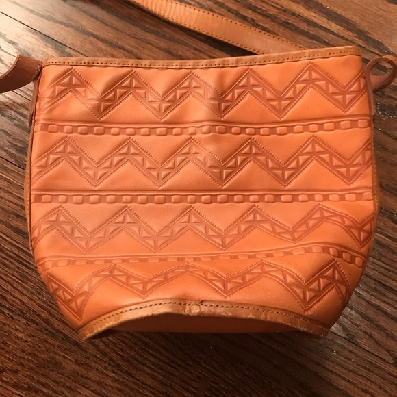Unisa | Bags | Unisa Boho Tan Leather Bucket Shoulder Bag | Poshmark